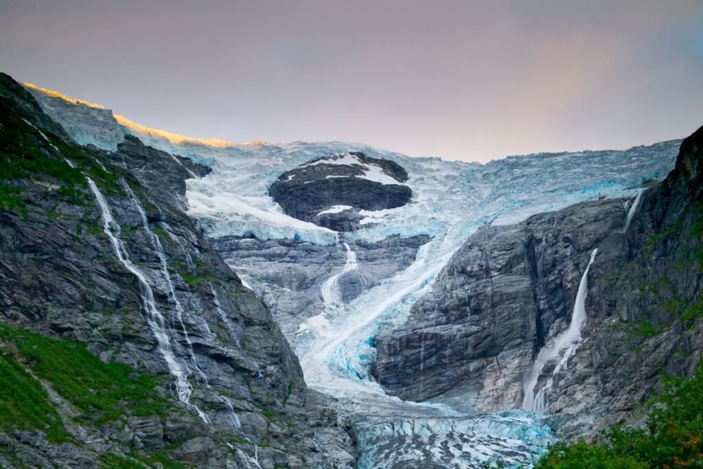 Isbreer i Norge som tar pusten fra deg: Natur, historie og opplevelser ...